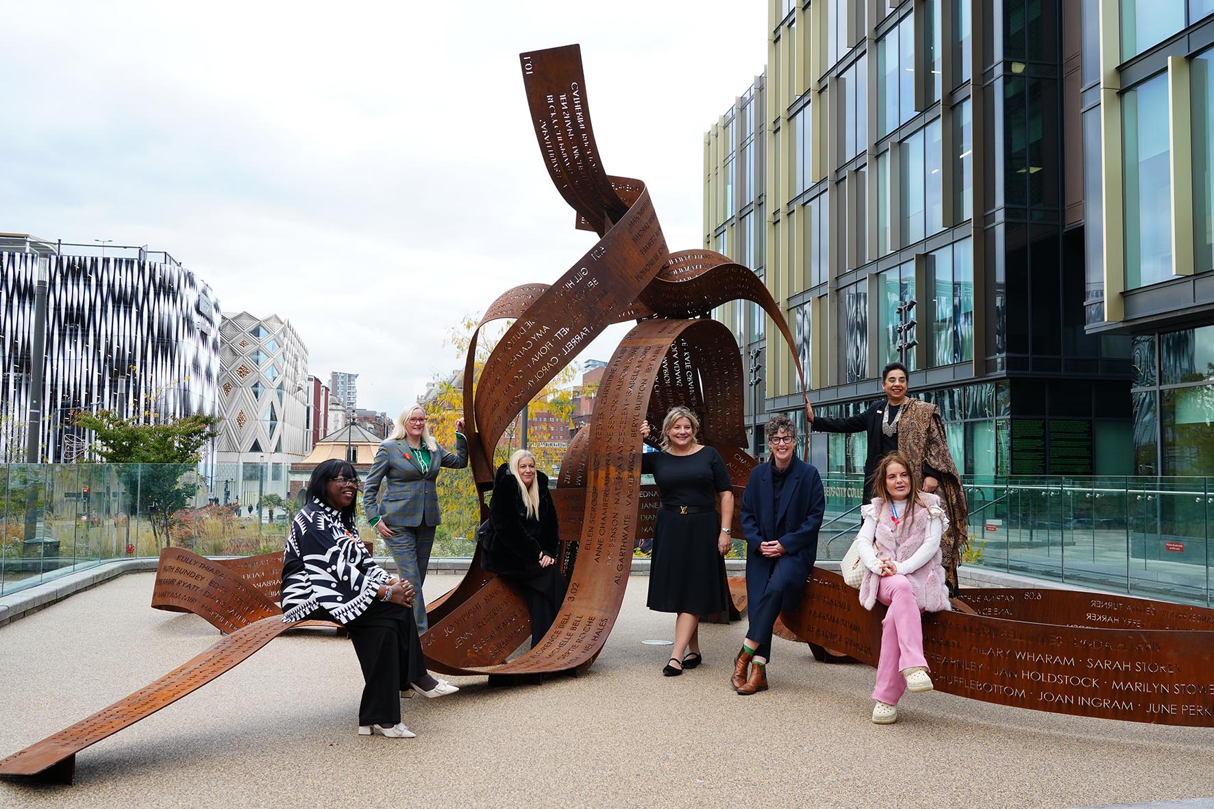 Ribbons sculpture, Leeds - Pippa Hale